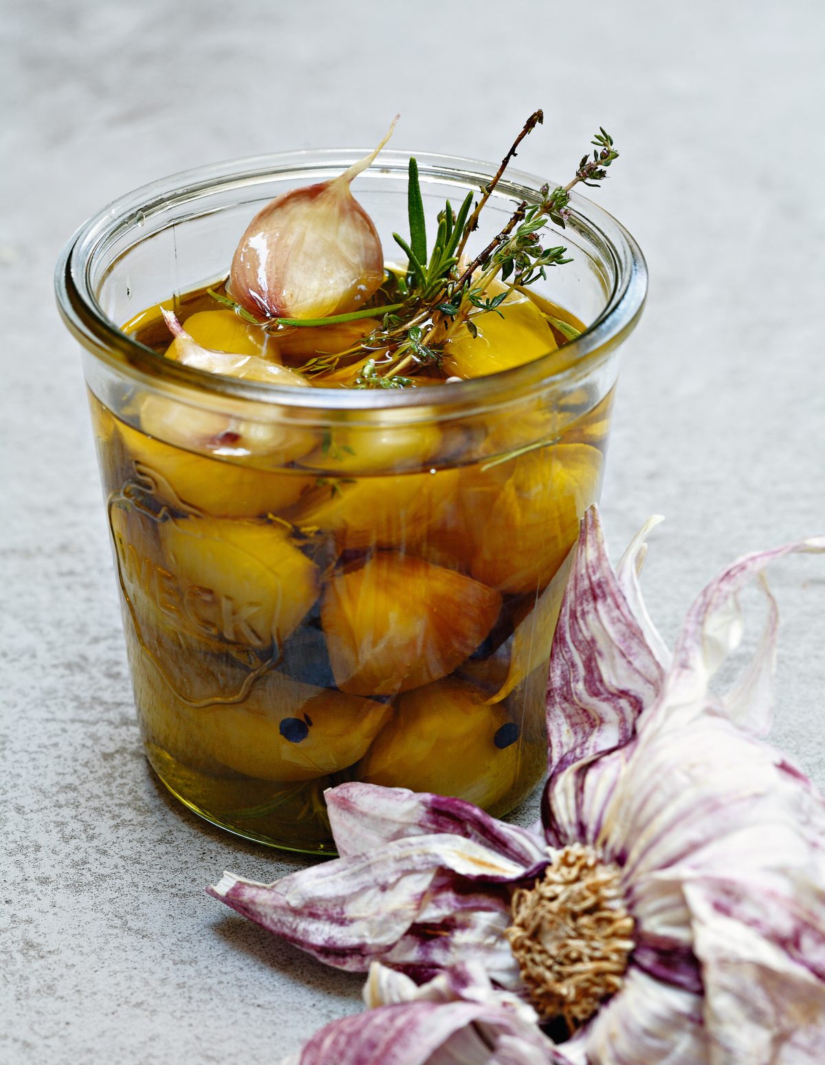 Recette d'Ail confit par Alain Ducasse - Académie du Goût
