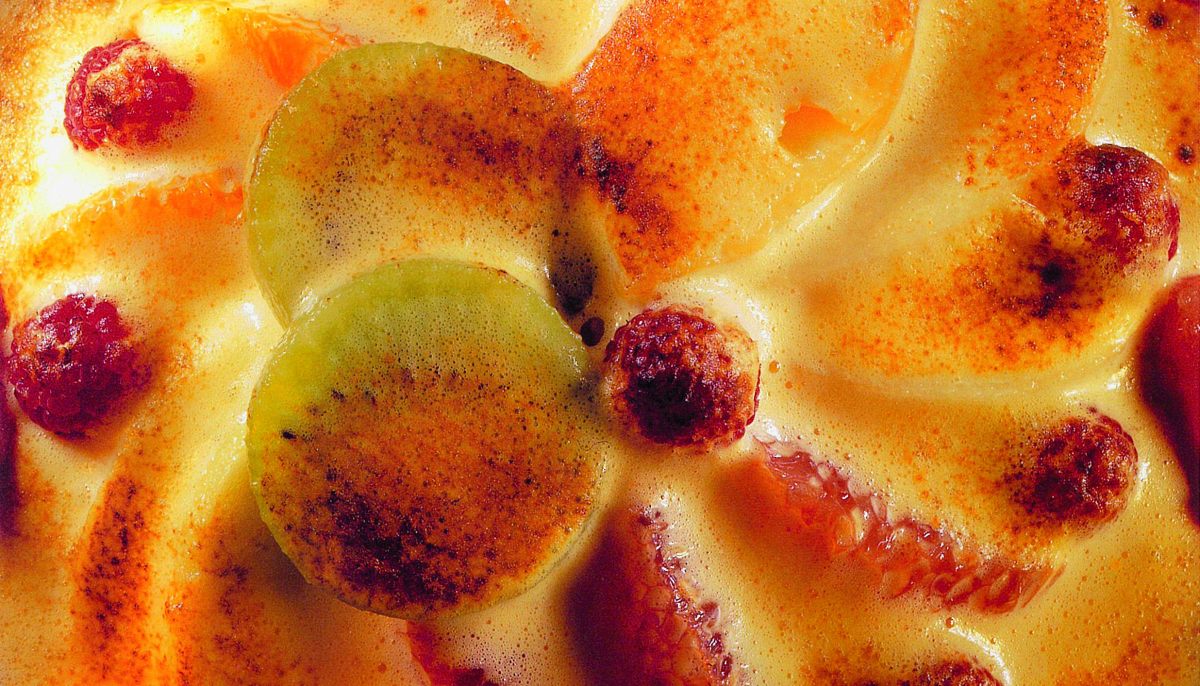 Recette de Gratin de fruits frais par Joël Robuchon - Académie du Goût