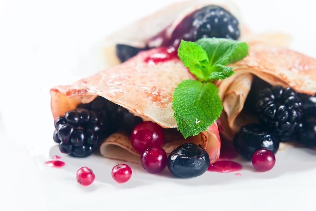 Recette de Cornets de crêpes aux fruits rouges par Alain Ducasse ...