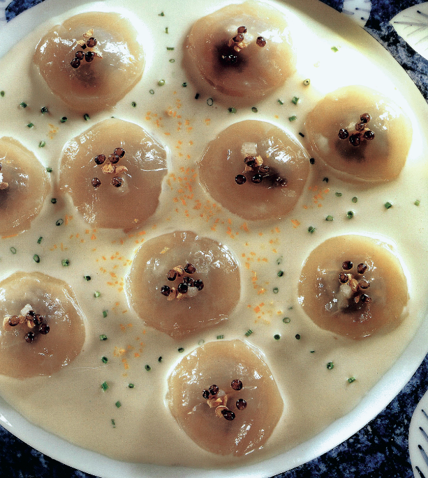 Recette d'Étuvée de noix de saint-jacques au caviar par Joël Robuchon ...