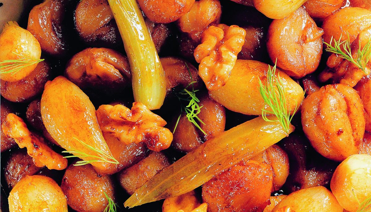Recette de Marrons confits aux petits oignons, fenouil et noix par Joël ...