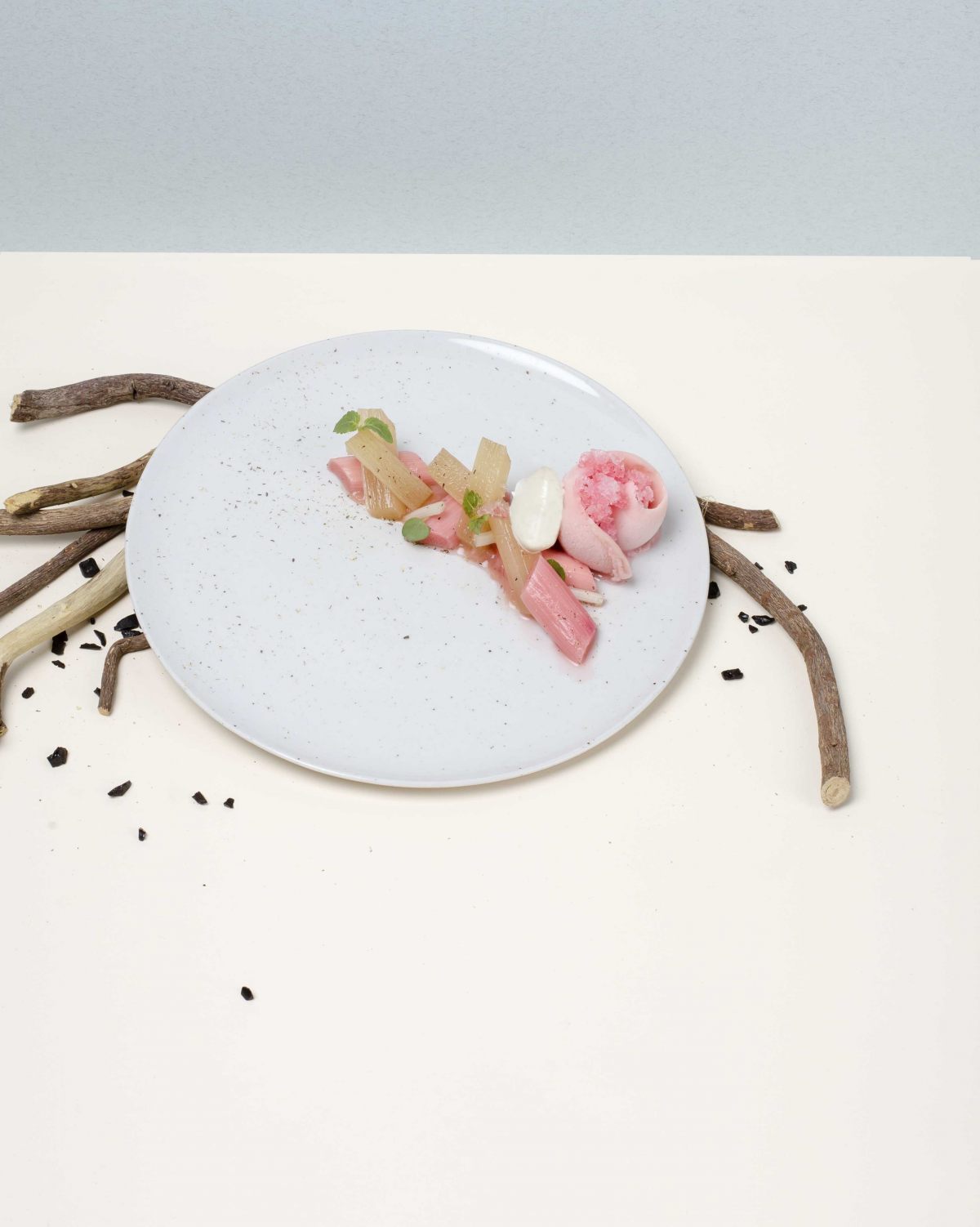 Recette de Rhubarbe du jardin de la reine, crème au lait ribot ...