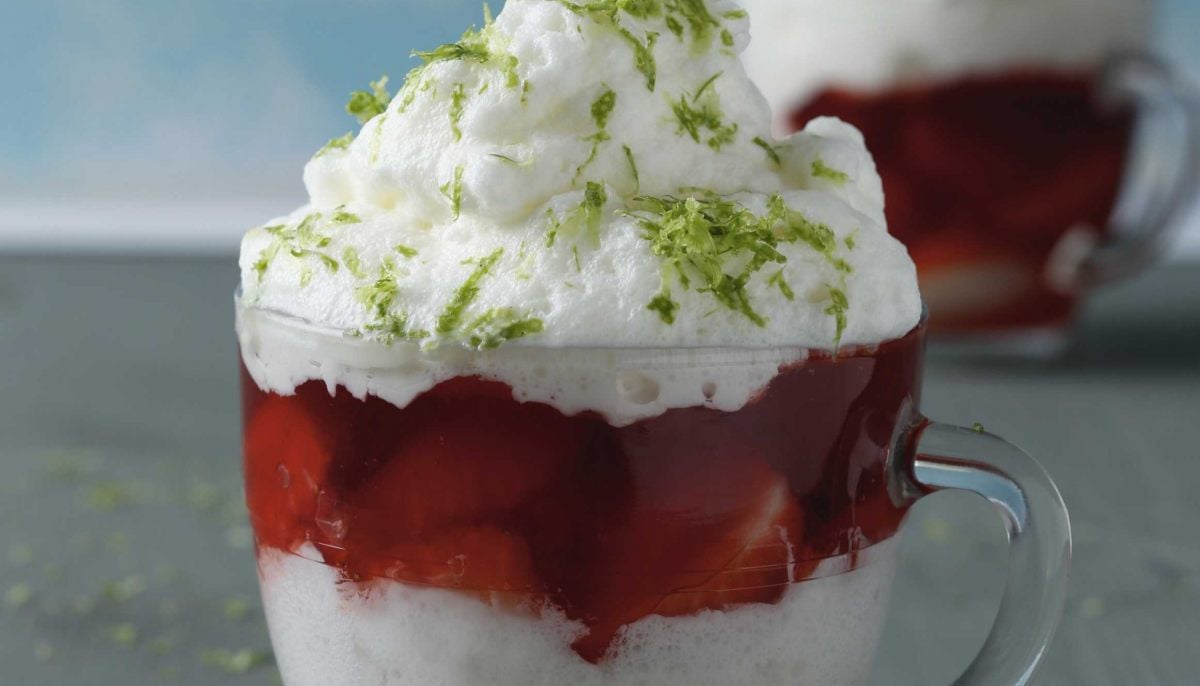 Recette de Nage de fraise litchi par Christophe Adam - Académie du Goût