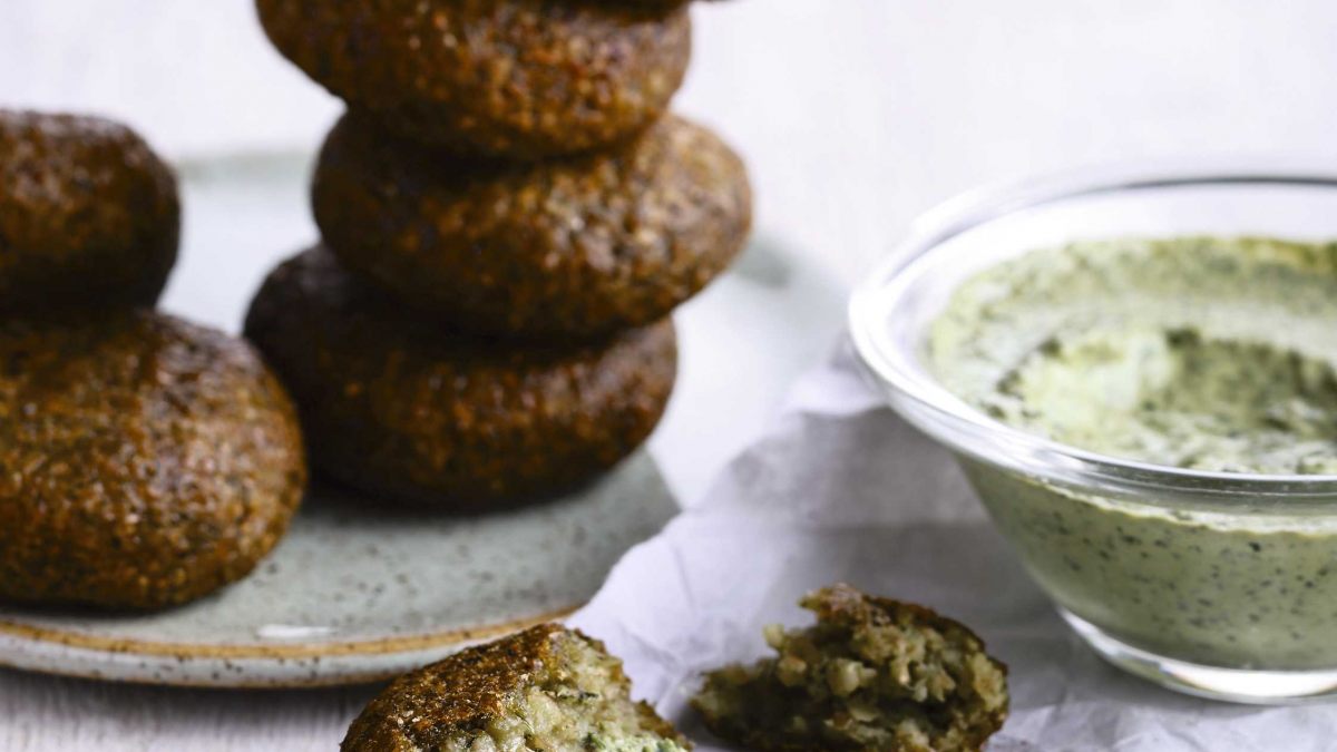 Recette de Kébbit batata : kebbé de pommes de terre, sauce yaourt et ...
