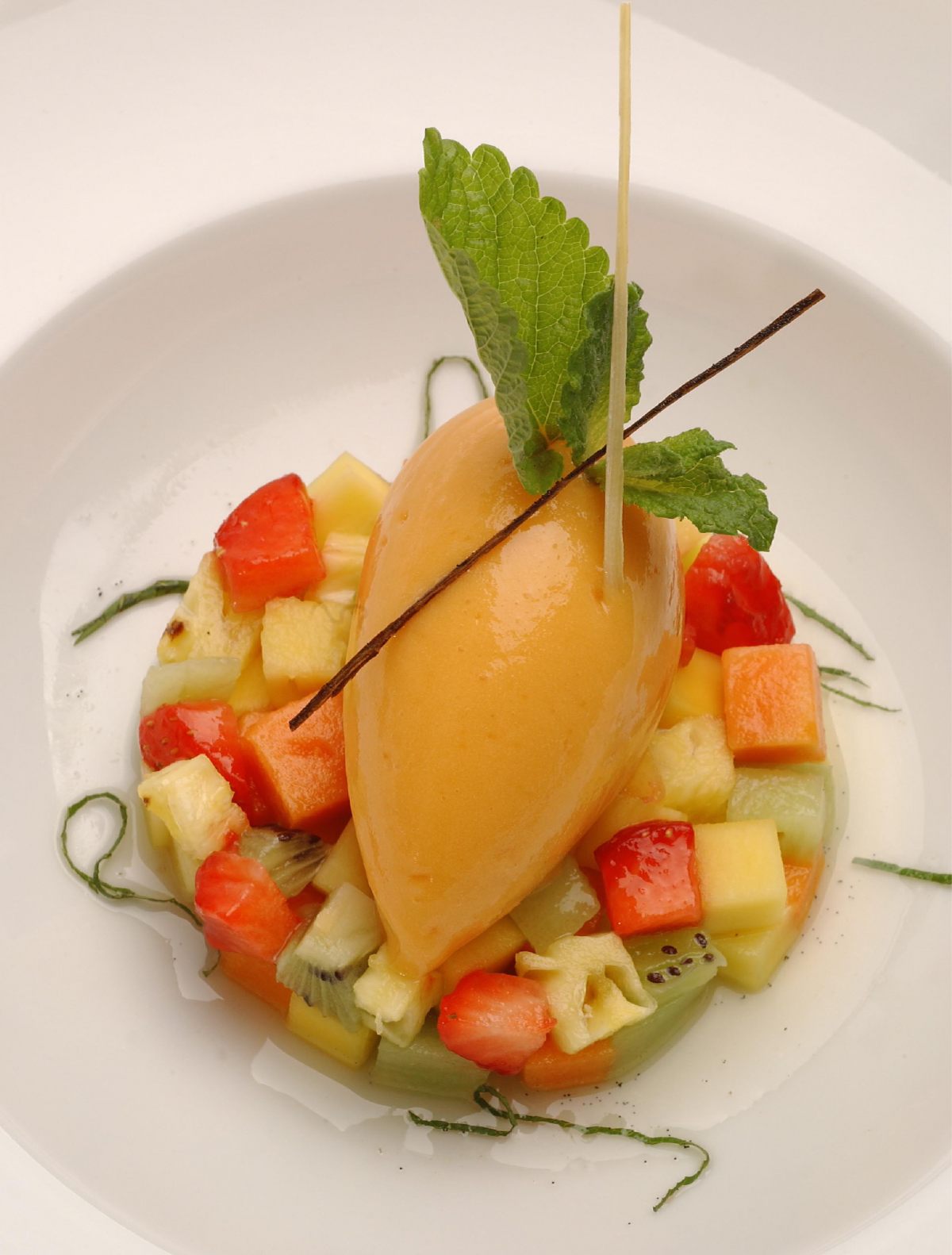 Recette de Fruits exotiques en brunoise liée de pulpe d’abricot, sorbet ...