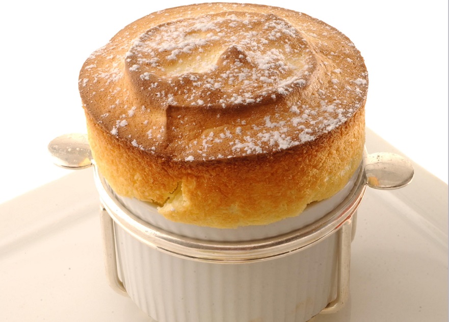 Recette de Soufflé exotique coco-malibu par Alain Ducasse - Académie du ...
