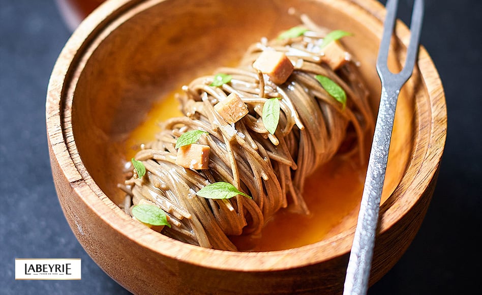 Recette de Nouilles soba au foie gras par Guillaume Sanchez - Académie du Goût