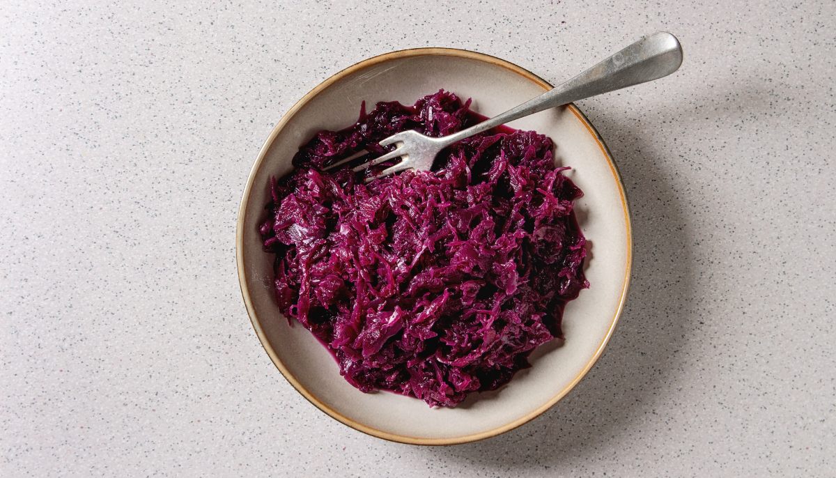 Recette de Choux rouges pickles par Denny Imbroisi - Académie du Goût