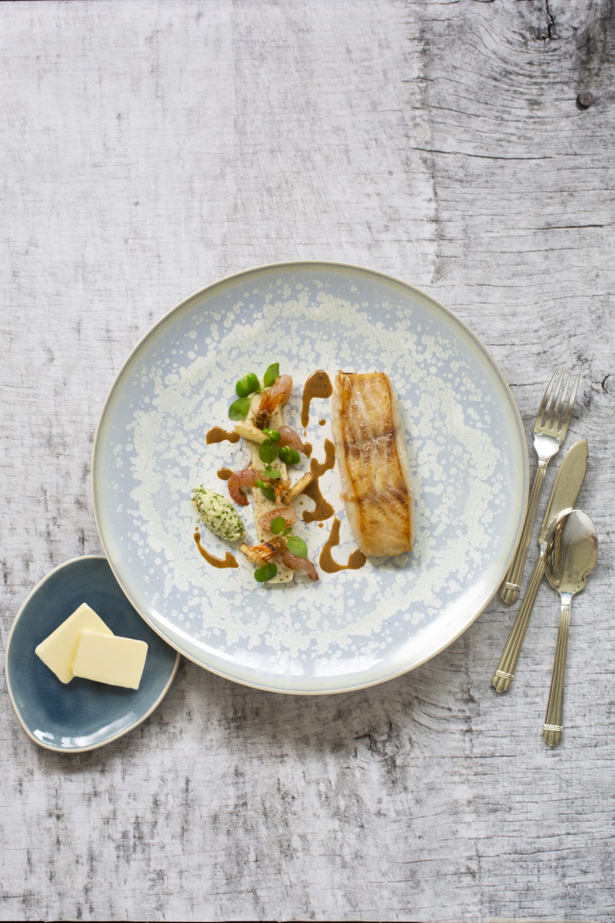 Recette de Lieu jaune de ligne, céleri, bouquets vivants au naturel ...