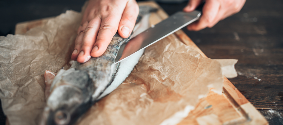 Comment lever les filets d'un poisson comme les chefs ? - Académie du Goût